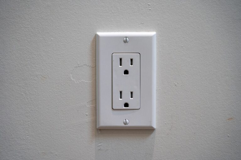 120V vs. 240V Outlets: Differences, Safety & When to Upgrade